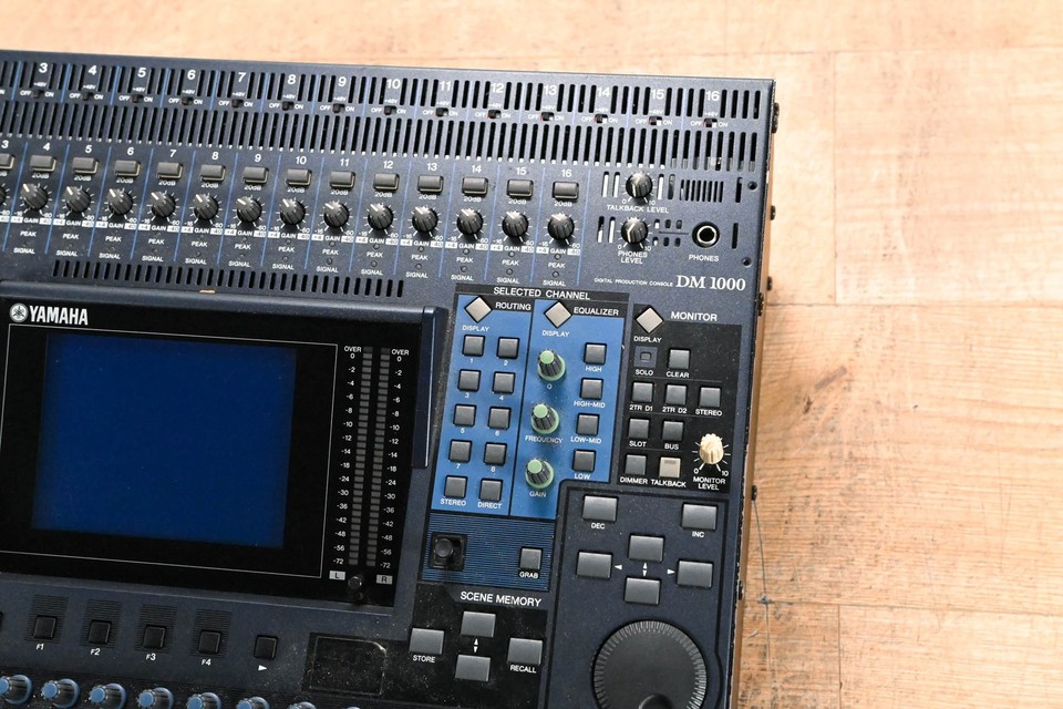 Yamaha DM1000 48-Channel Digital Audio Mixing Console CG01M87 | eBay