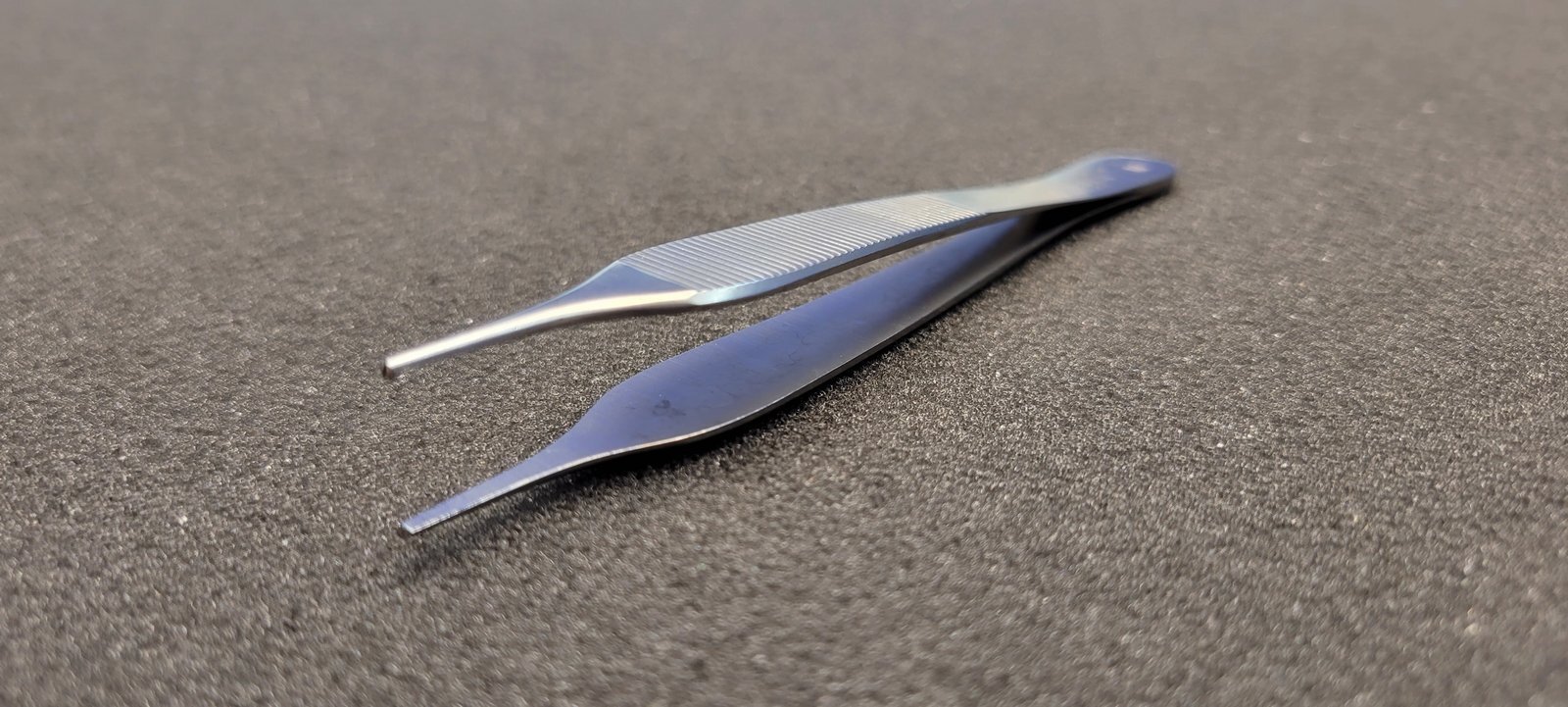 AESCULAP BD511R TISSUE FORCEPS AESCULAP ADSON 4-3/4 INCH LENGTH ...