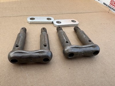NOS 1928 1929 1930 1931 MODEL A FORD FRONT SPRING SHACKLES SCRIPT MARC ...