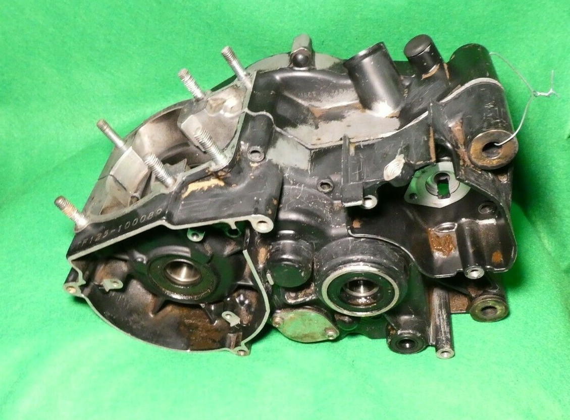 1977 SUZUKI TF 125 GENUINE ENGINE CASES OEM 11300-48812 | eBay