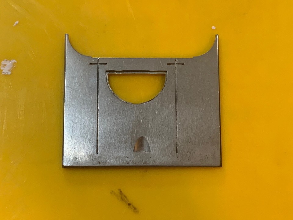 Vintage Singer Original Slide Plate Cover 408033 Nice Condition Sewing ...