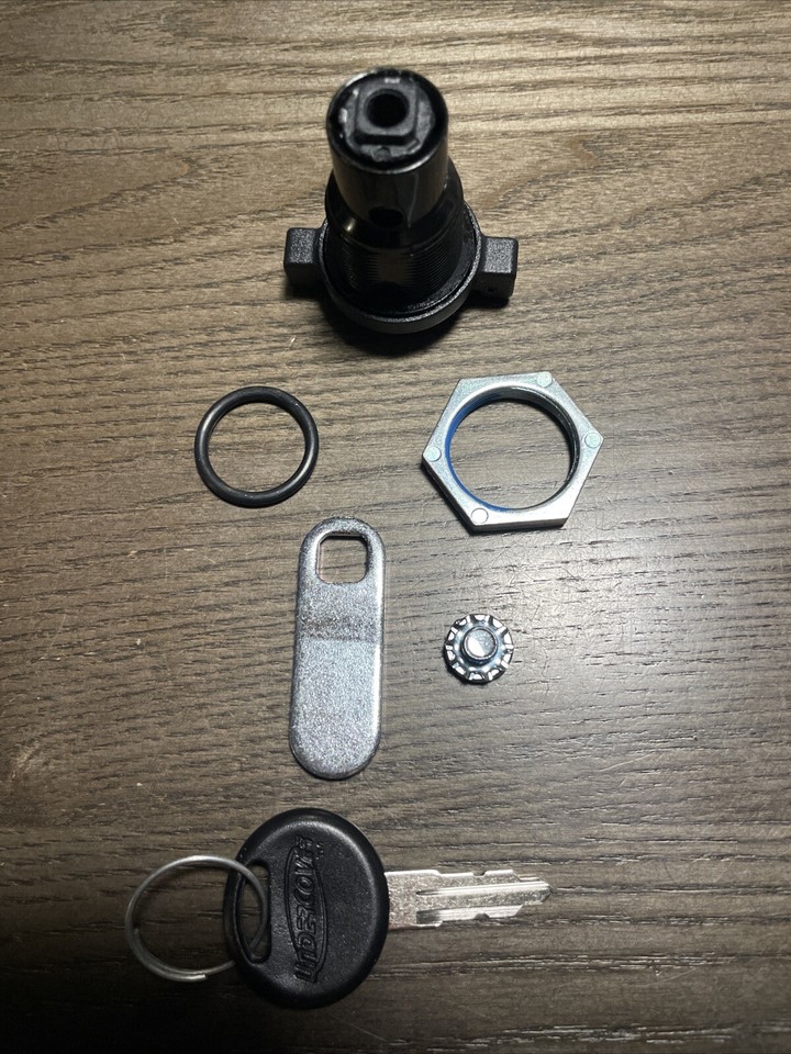 UNDERCOVER TONNEAU HEAVY DUTY COVER LOCK OEM ( 1 LOCK )W/ MOUNTING ...