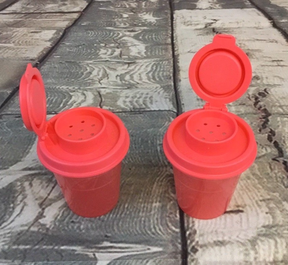 Tupperware Midget Salt Pepper