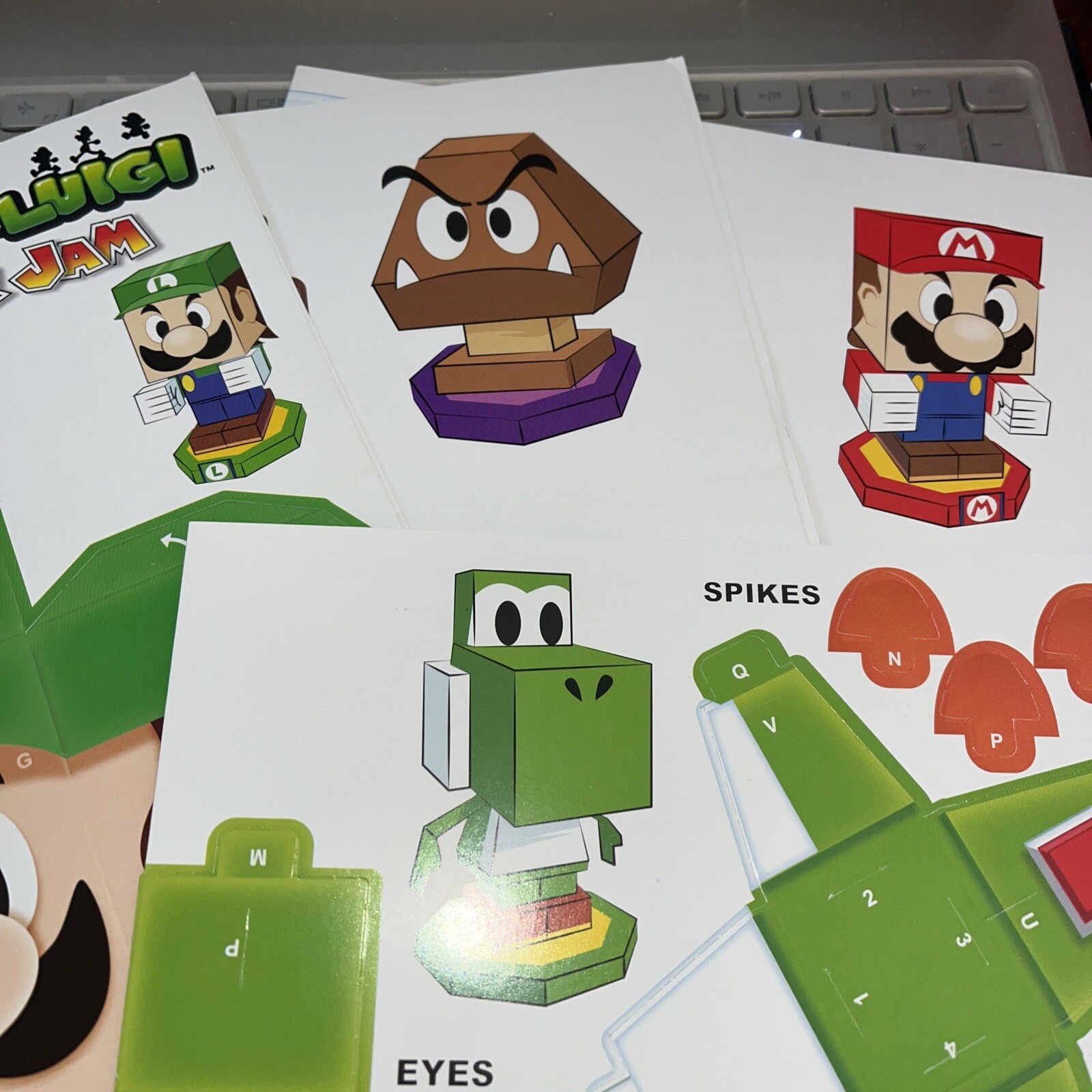 Minecraft Papercraft Luigi