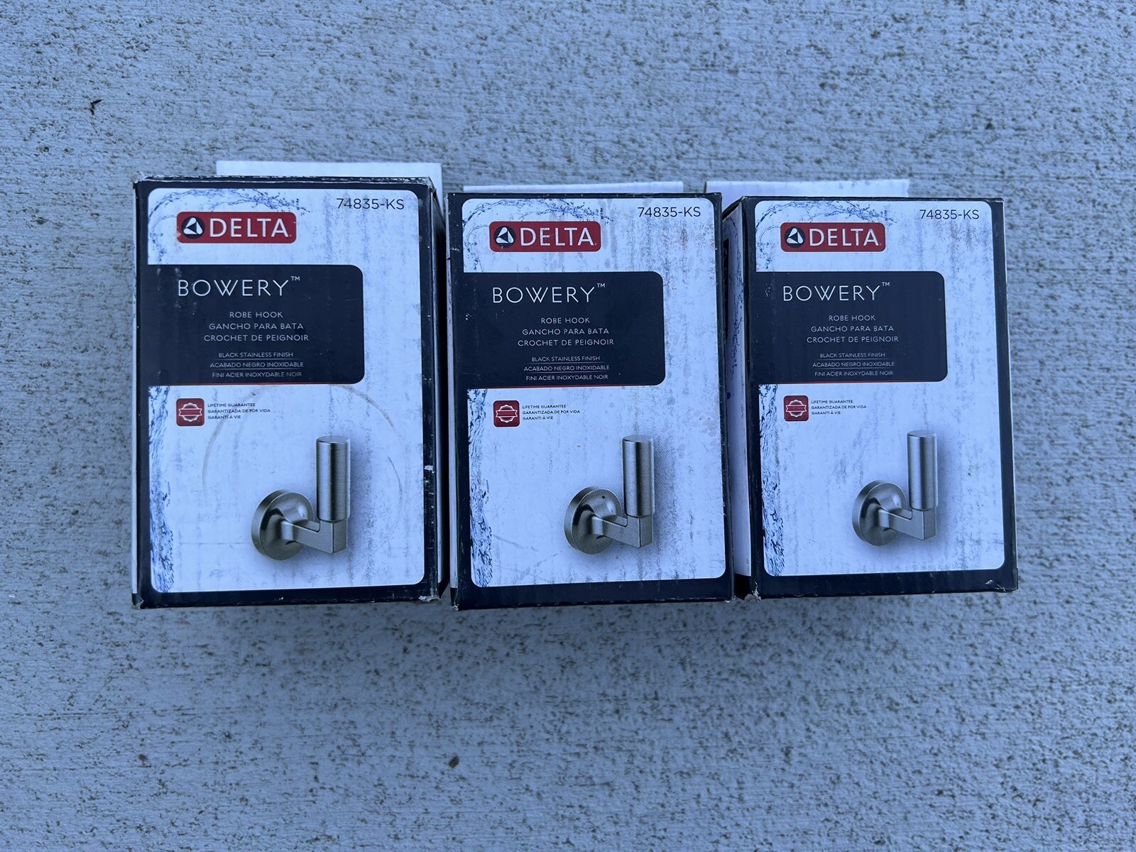 Lot Of 3 Pieces Delta 74835-KS Bowery Single Robe Hook - Black ...