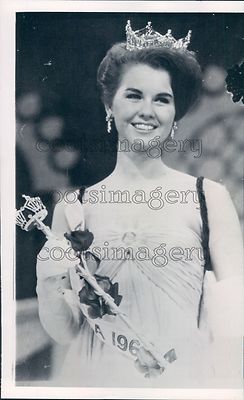 1967 Pretty Miss America Miss Kansas Debra Barnes Crowned 1960s Press ...