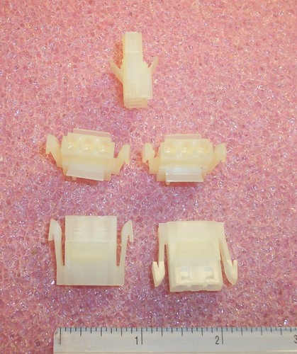 QTY (50) 3 POSITION PANEL MOUNT PLUG HOUSING 5.08mm MATE-N-LOK 1-480304 ...