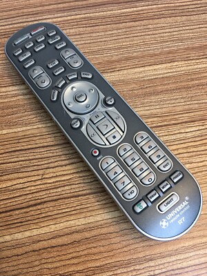 Universal URC-R7 Remote Control 7 Components TV DVD VCR Remote Control ...