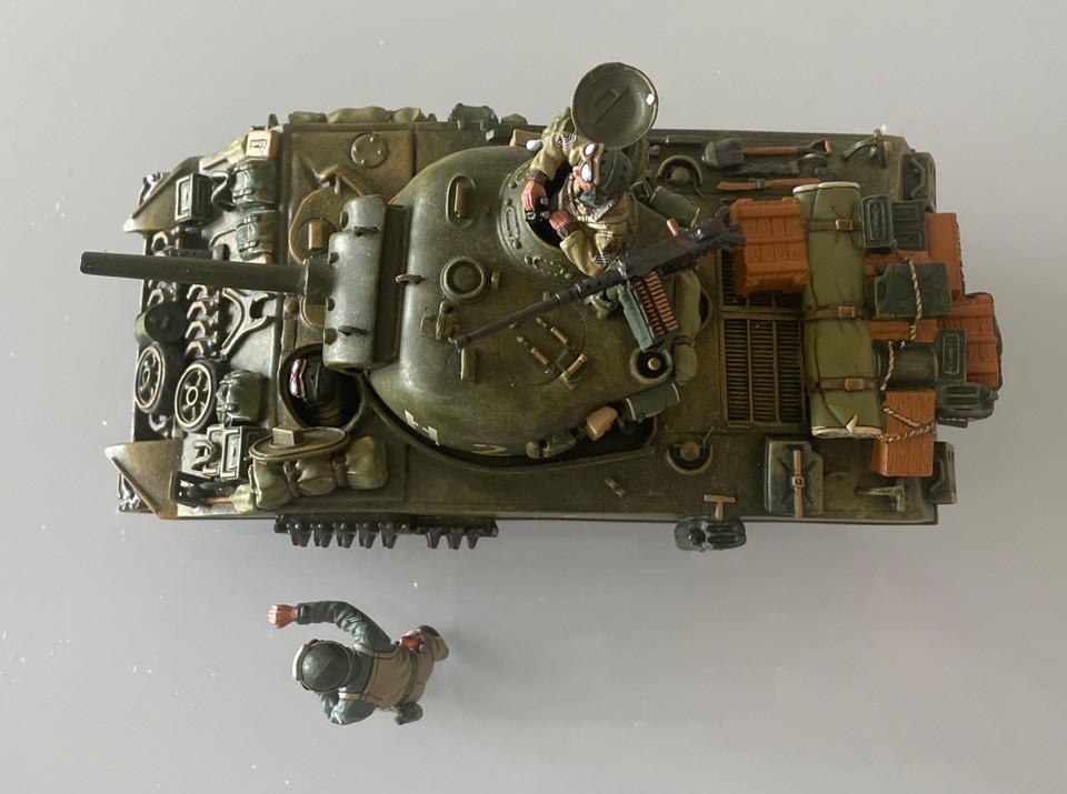 King & Country DD045 WW2 D-Day US M4A3 Sherman 105 Tank | eBay