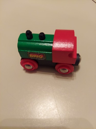 BRIO WOODEN RAILWAY 33610 ENGINE RED AND GREEN | eBay