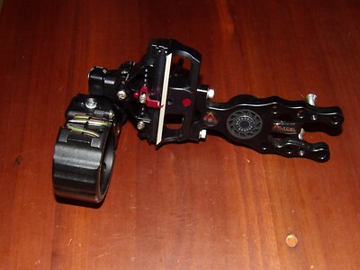 Axcel Accutouch HD 3 Pin Slider Bow Sight- Accustat with Sight Light | eBay
