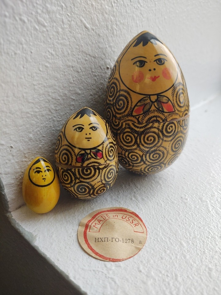 Vintage Russian Nesting Dolls Egg Oval Shaped Hand Painted Wooden w ...