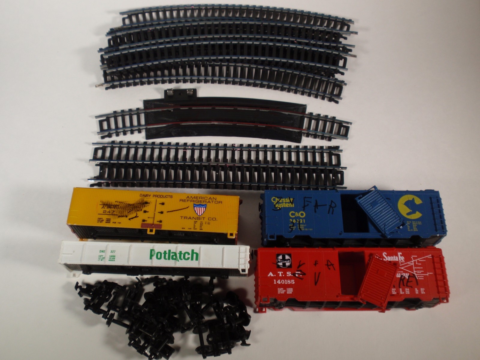 Group Lot Life-Like Train Cars Track Curved Straight Cars Broken Need ...