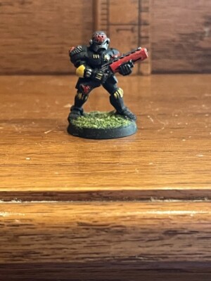 Warhammer 40K Necromunda Adeptus Arbites Enforcer Shotgun painted metal ...