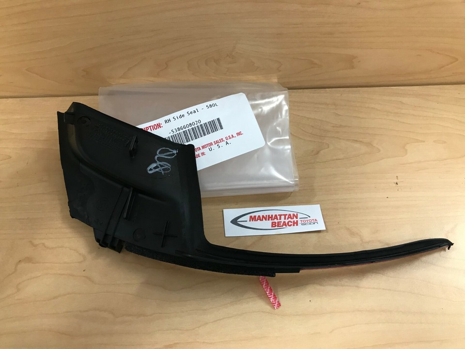 11-20 SIENNA NEW GENUINE TOYOTA RIGHT FENDER TO COWL HOOD SIDE SEAL ...