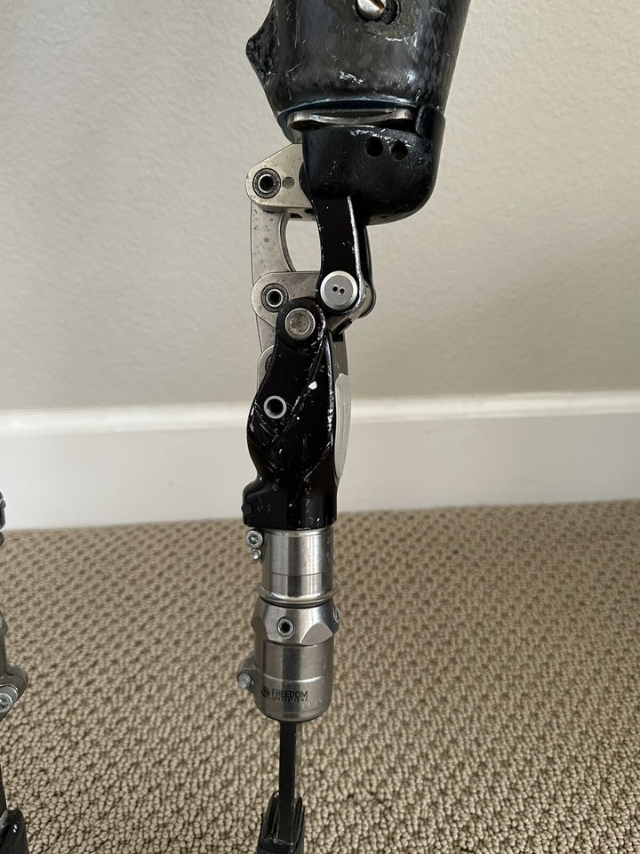 Freedom Innovations Carbon Fiber Prosthetic Legs Ossur Knees Cat 1 Feet ...