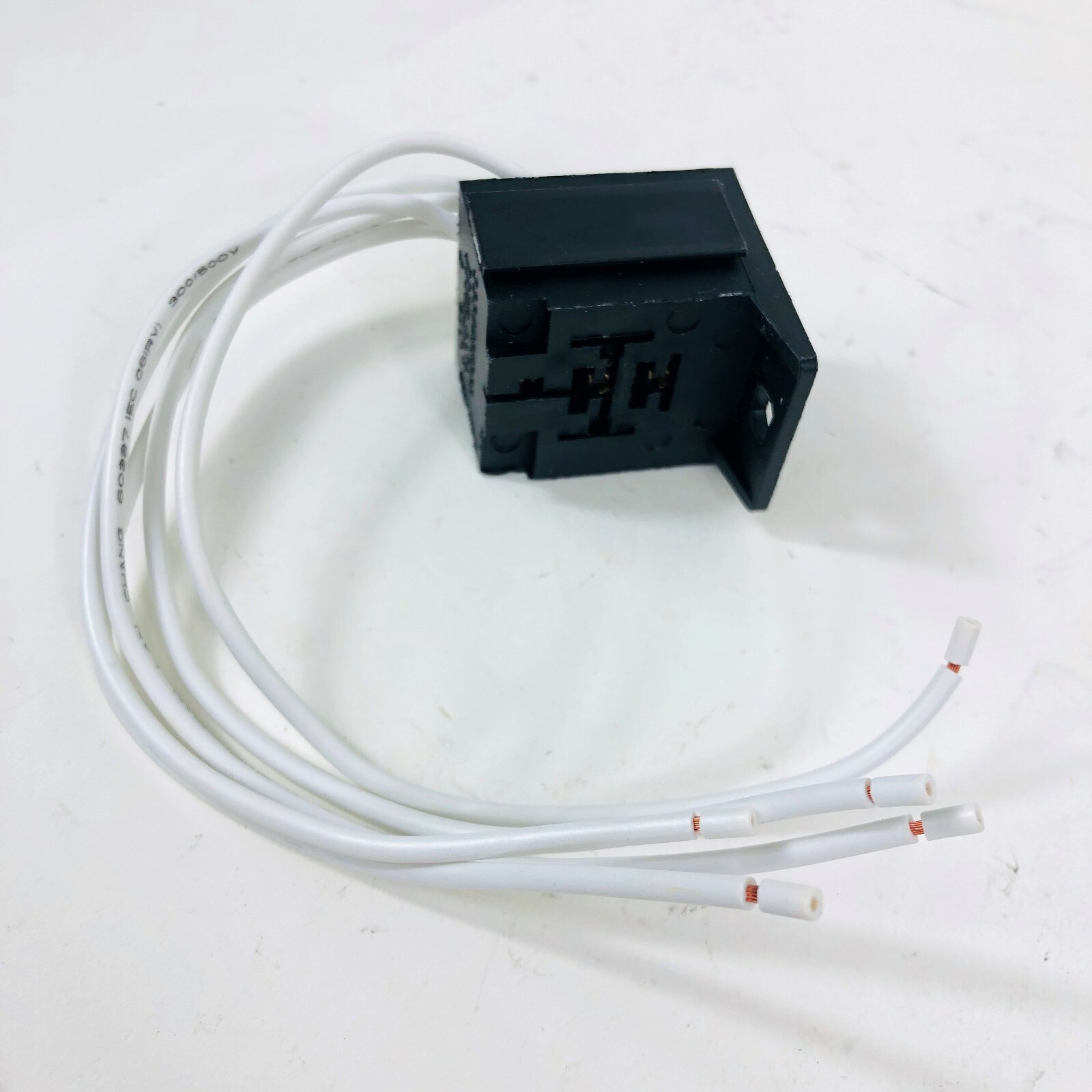 TRUCK AIR 11-3102 RELAY SOCKET FOR 4 OR 5 PRONG RELAY/ 113102, 9185 ...