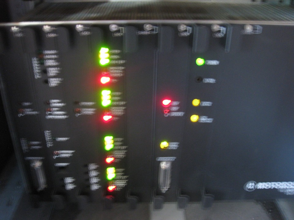 MOTOROLA Q2981A SECURENET DIGITAC COMPARATOR VOTER W/ MODULES (LOT# ...