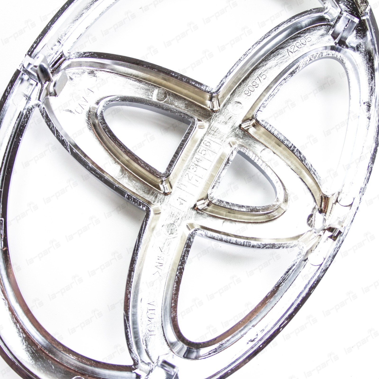 Genuine Toyota 14-22 Tundra Platinum SR5 Radiator Grille Emblem 90975 ...