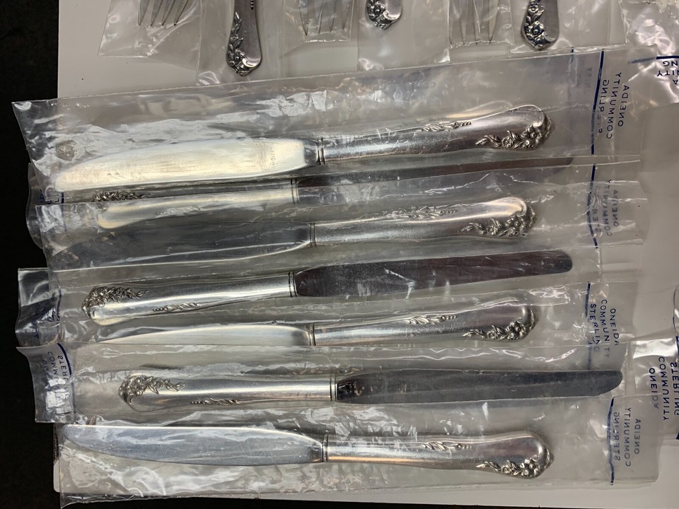 ONEIDA COMMUNITY STERLING SILVER ENGAGEMENT SILVERWARE SET WOOD VELVET ...