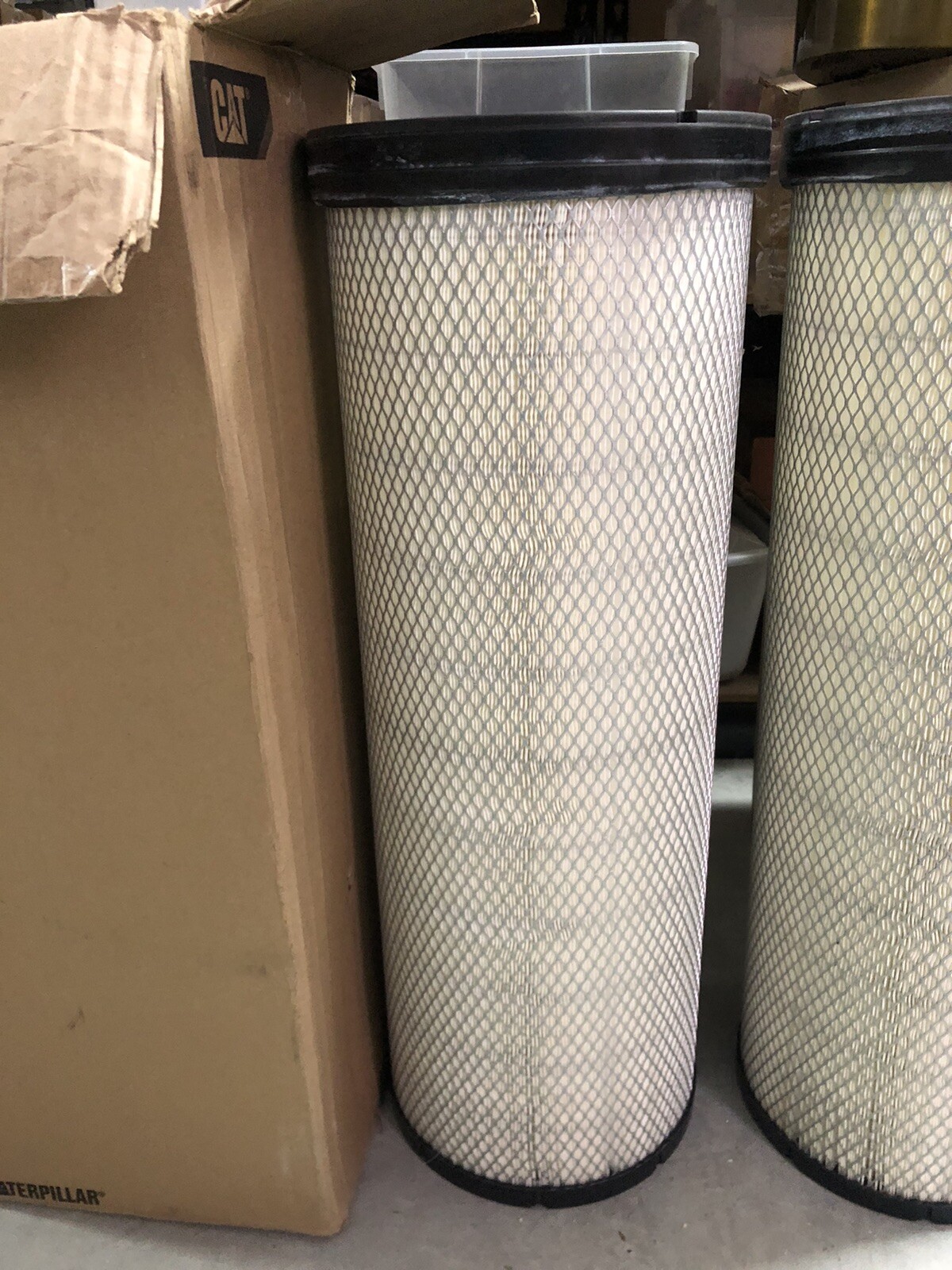 CATERPILLAR 2465010 - Air filter cross reference