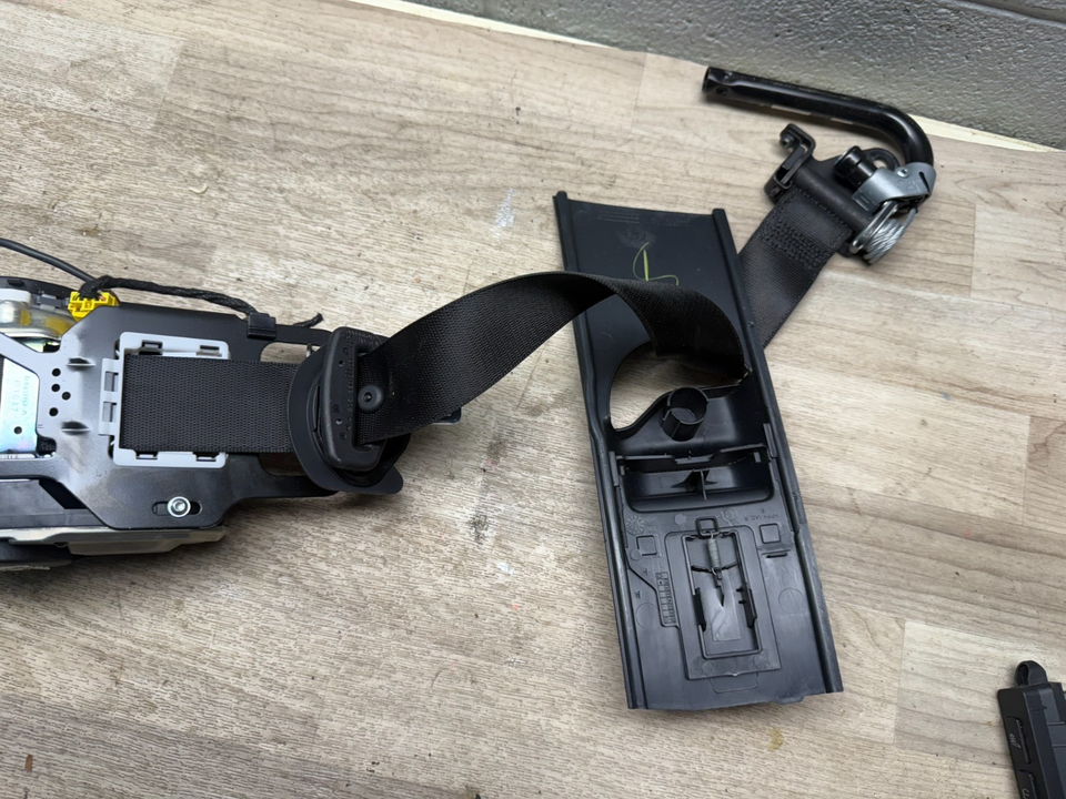 MERCEDES BENZ C300 C43 C64 W205 OEM 15-21 FRONT RIGHT SEAT BELT ...
