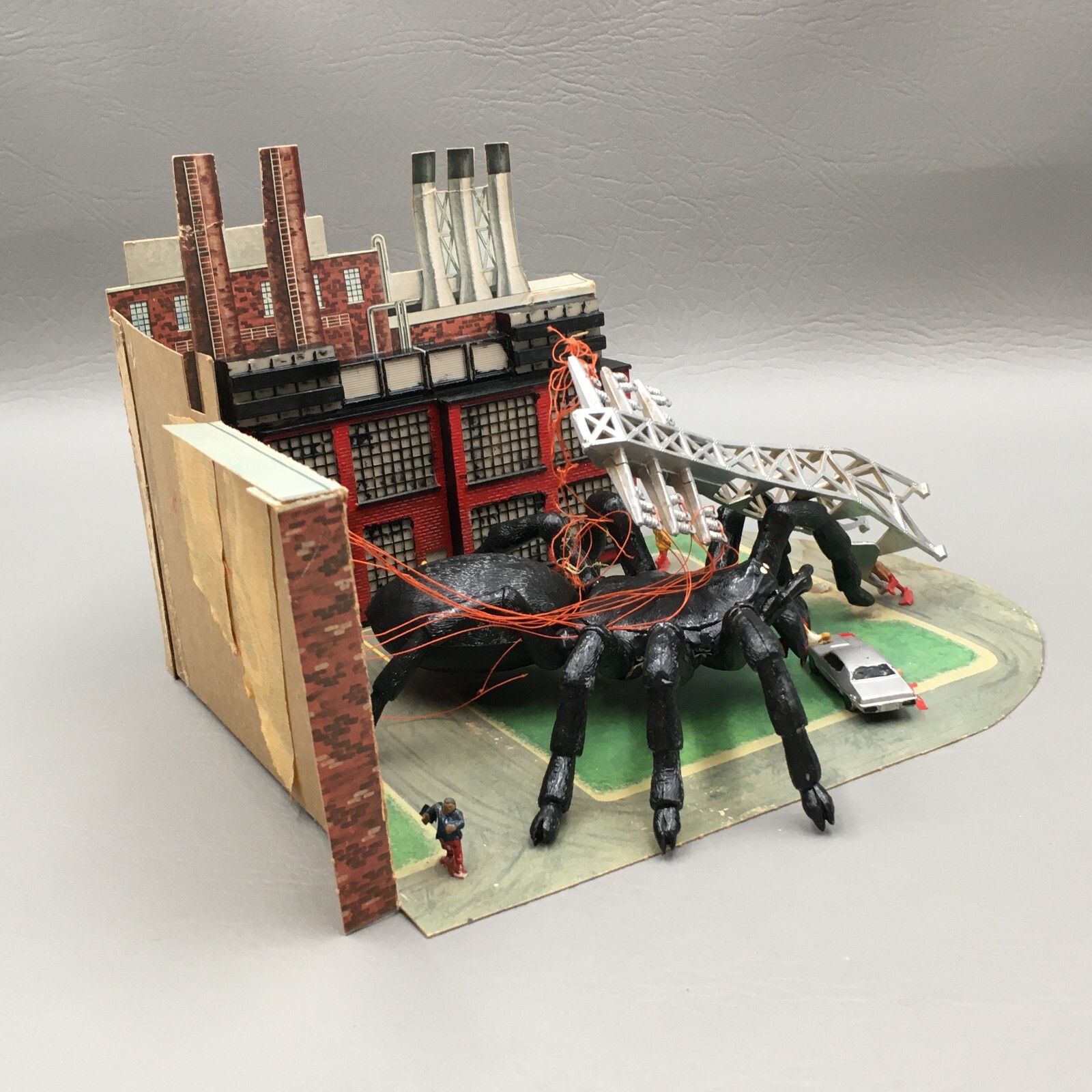 Fundimensions Gigantics Diorama Huge Tarantula 1975 Giant Bug Model Kit ...