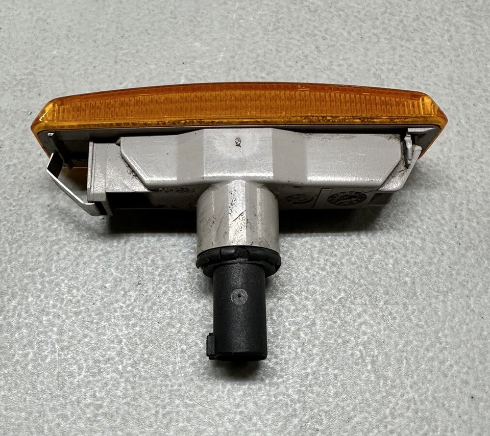 BMW E39 Turn Signal Light Fender Side Marker Lamp Amber Lens ...