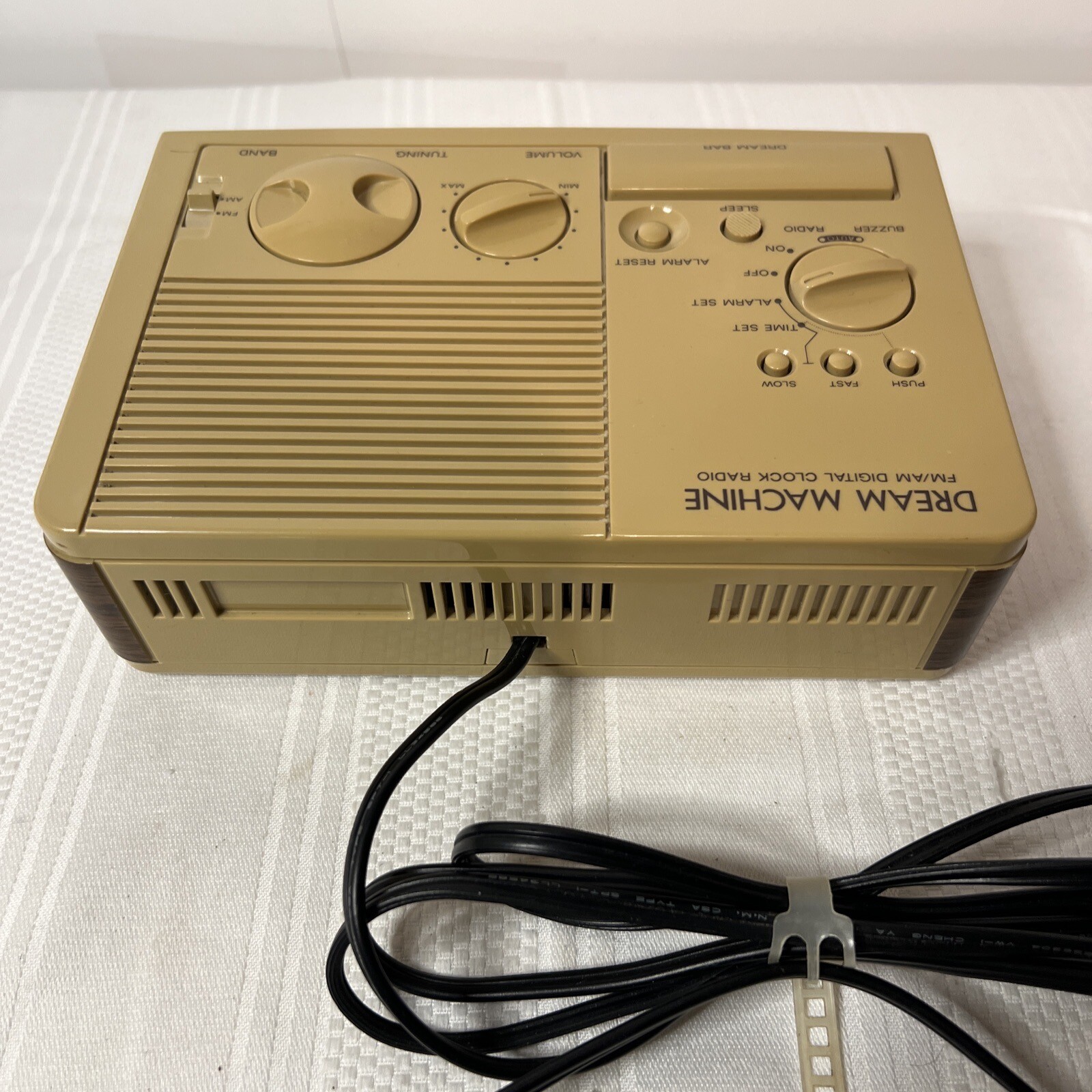 Vintage 1980s Sony Dream Machine FM/AM Digital Alarm Clock Radio ICF ...