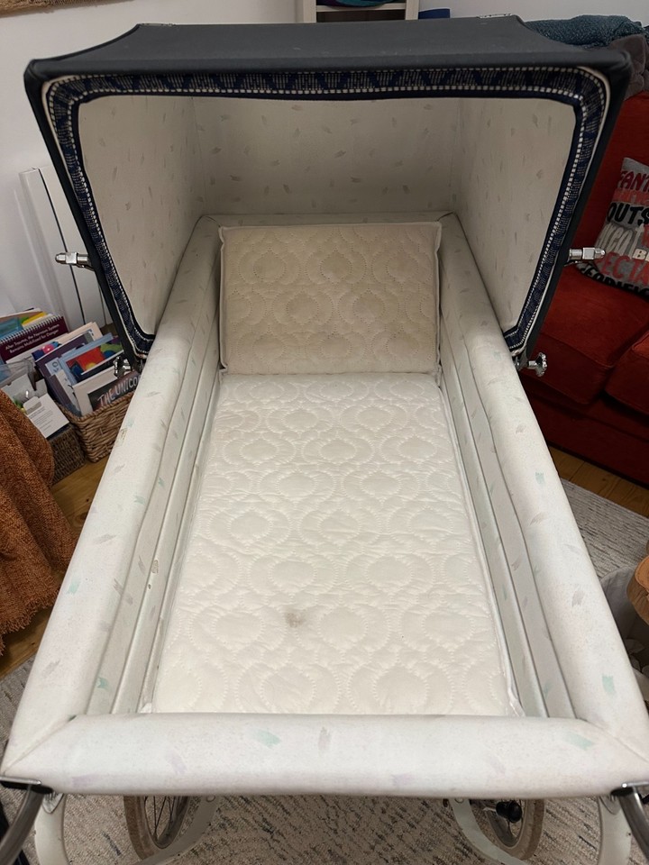 Silver Cross Vintage Coach Built Pram, parcel tray and sun canopy ...