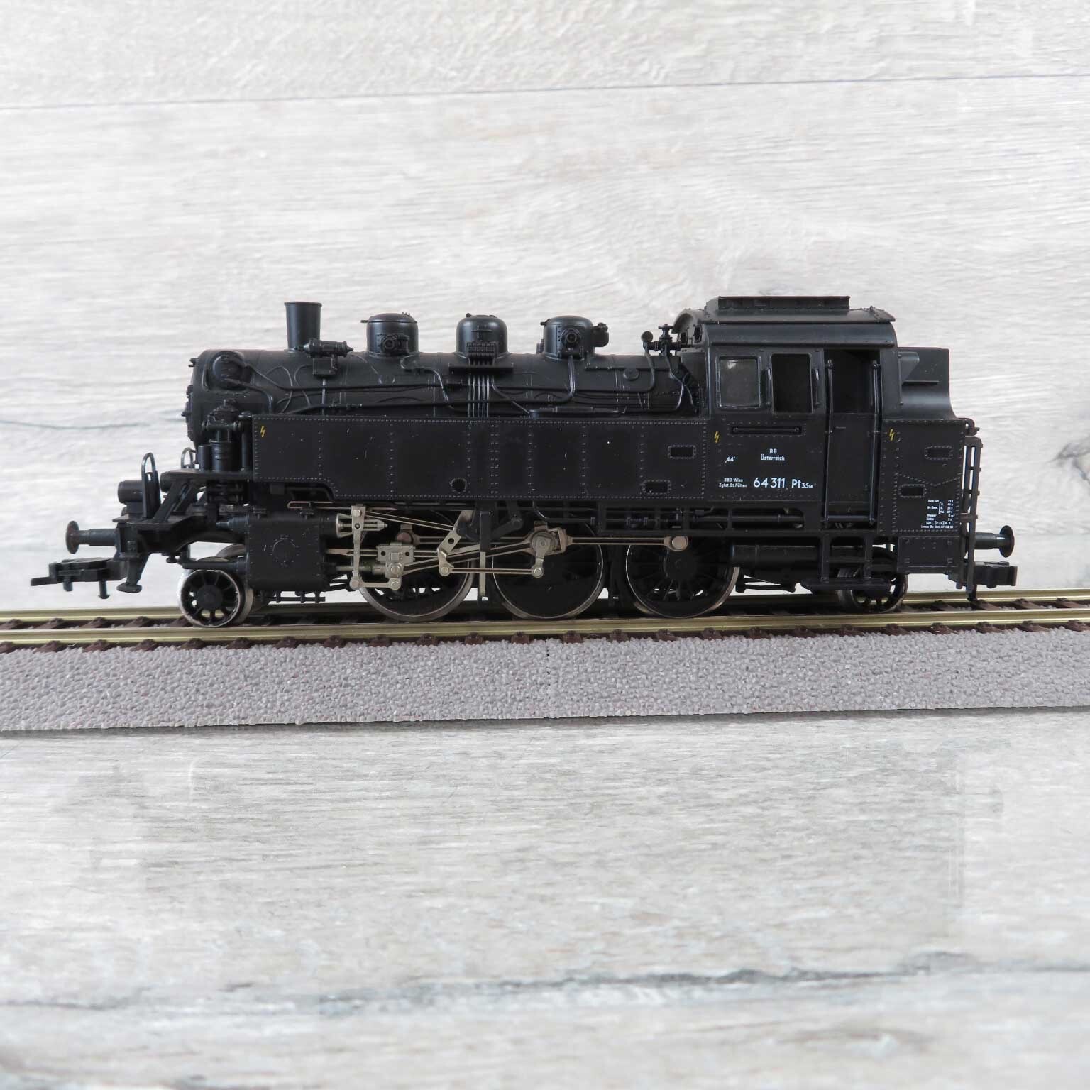 FLEISCHMANN 4063 - H0 - BBÖ - Dampflok 64 311 - Analog - OVP - #R59032 ...