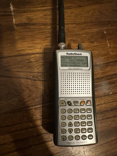 Radio Shack Pro-97 20-527 Triple Trunking Handheld Radio Scanner USED ...