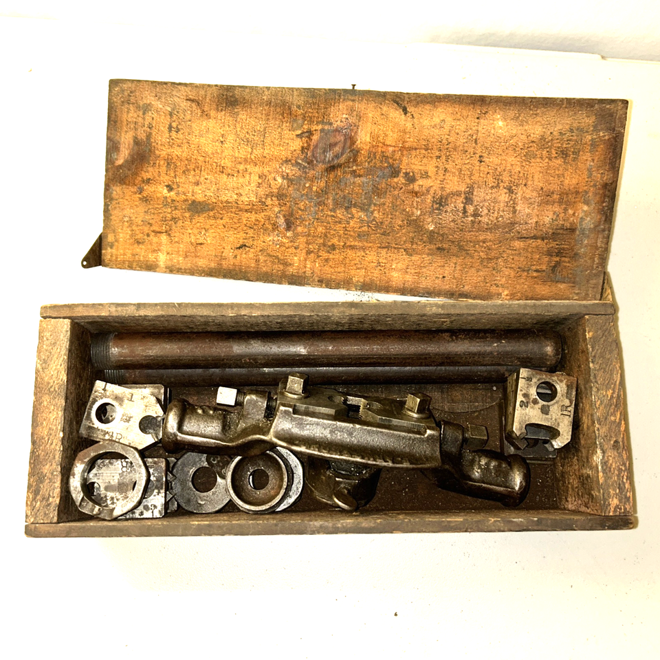 Vintage F. Armstrong Bridgeport CT No.2 Stock Pipe Threader Die Set ...