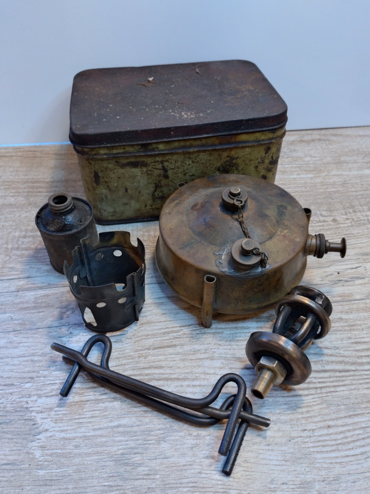 Small Vintage Burmos Pressurised Paraffin Picnic Stove in tin | eBay UK