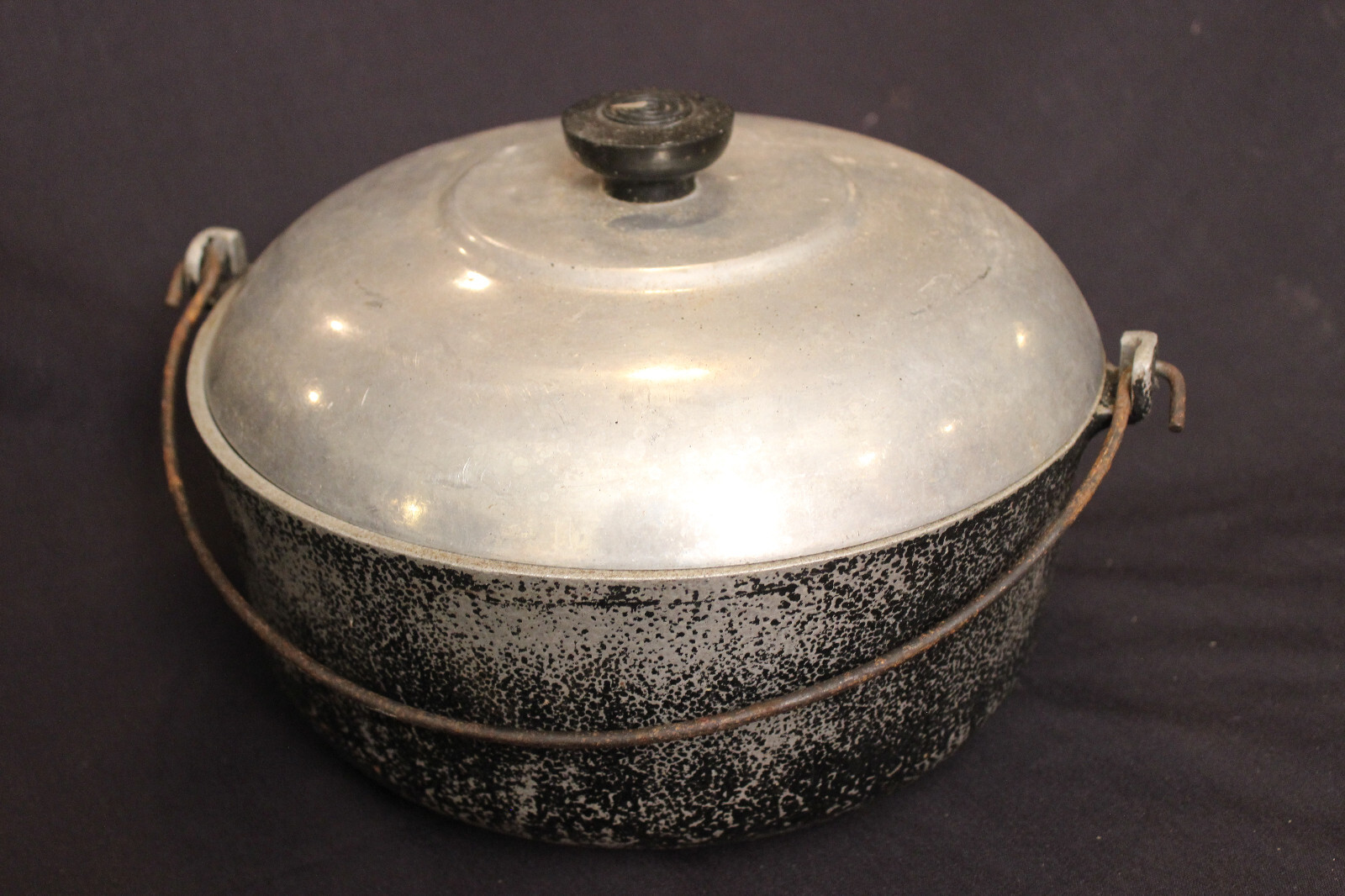COOKING POT - VINTAGE - MAGNALITE TOP - WAGNER WARE BOTTOM - GREAT POT ...