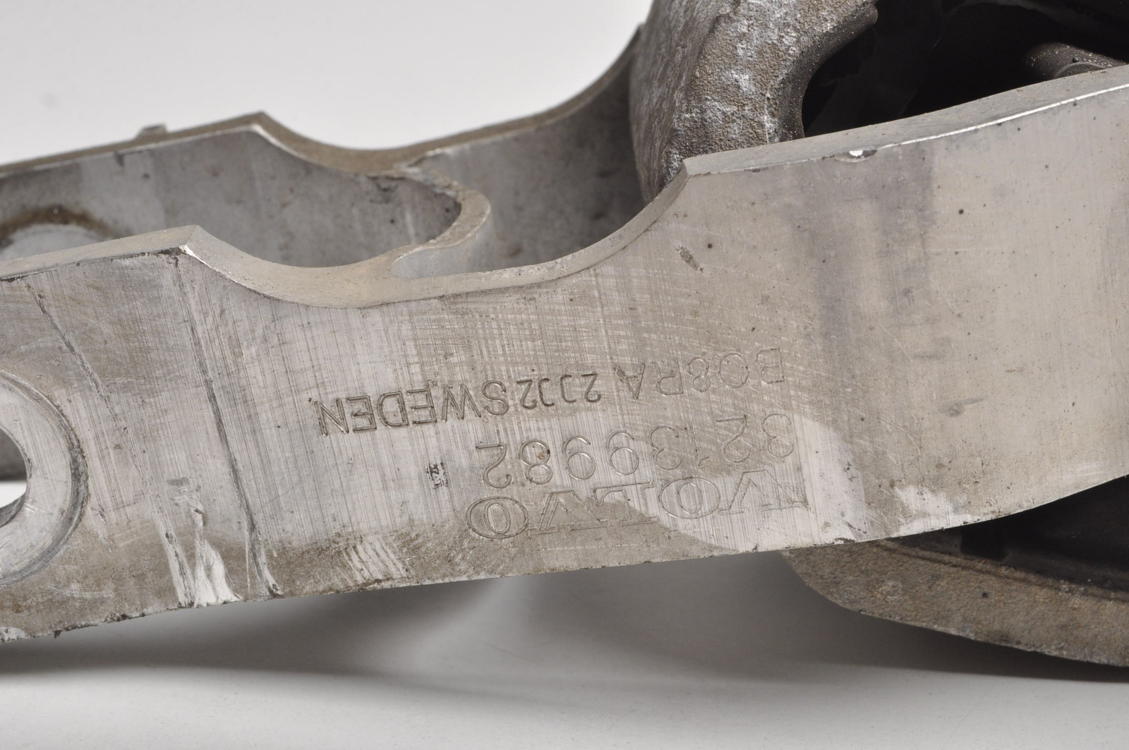 VOLVO S60 III V60 II XC60 II XC90 II V90 S90 Motorhalterung Motorlager ...