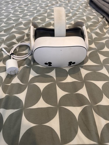 Broken Meta Quest 3S 128GB Standalone All-in-One VR Headset (Sun Damage ...