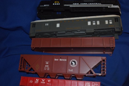 LOT OF VTG LIONEL TRAIN Shells For The Repainter or Repair Nothing ...