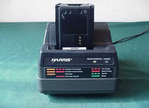 HARRIS P7300 P5500 P5400 P5300 XG-25P Radio Battery Charger W/ BATTERY ...