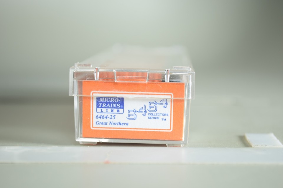 4867 Micro Trains 40' BOX car LOWELL SMITH 6464 SERIES COLLECTOR NSE ...