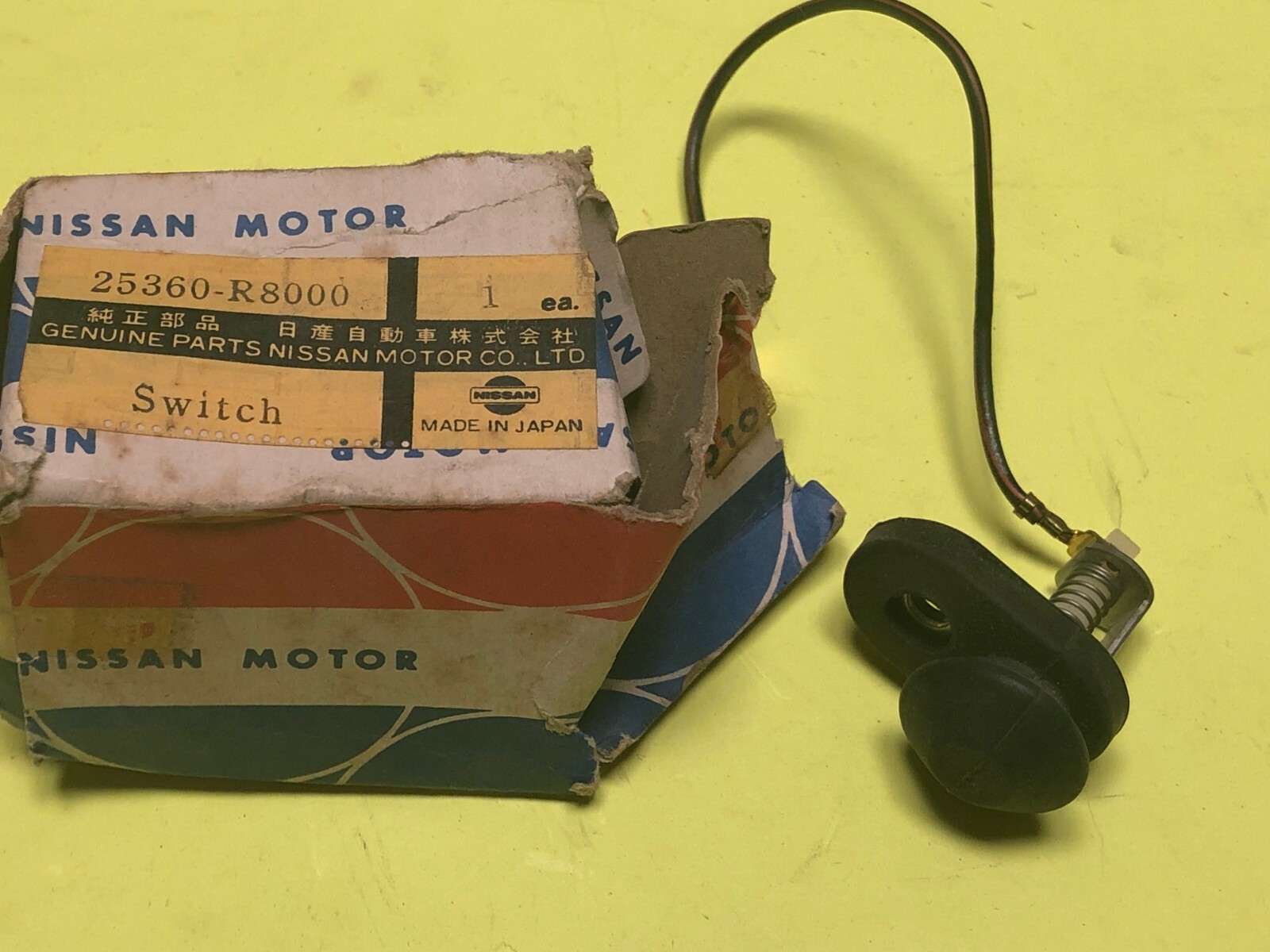 Nissan Violet Stanza Caravan Room Dome light Door Switch 25360-R8000 ...