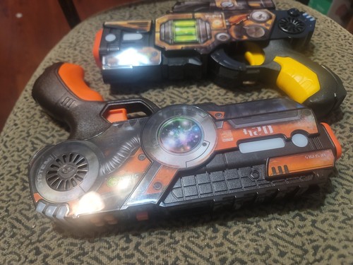 Lot WOW WEE - (2) LIGHT STRIKE GUNS - GREAT SHAPE !! | eBay