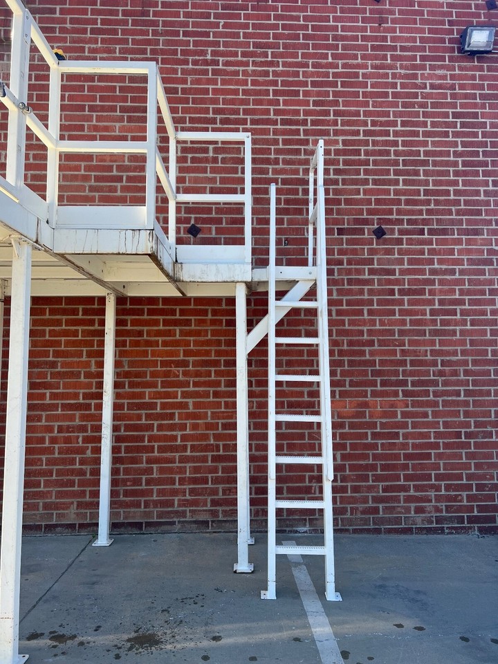 Heavy Duty Corner Mezzanine / Machine Platform 154" x 117" x 136" | eBay