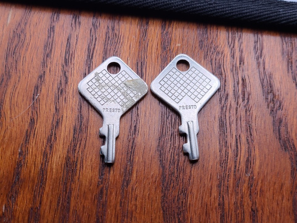 Presto Lock Company Wear Best Vintage Key #2490 Lot of 2 USA | eBay