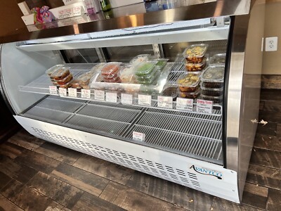 Coolers & Refrigerators - Used Deli Case