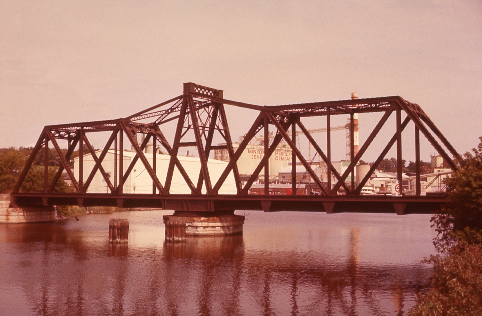 JJ Original Slide CNW North Western Swing Bridge - Manitowoc WI 1980 | eBay