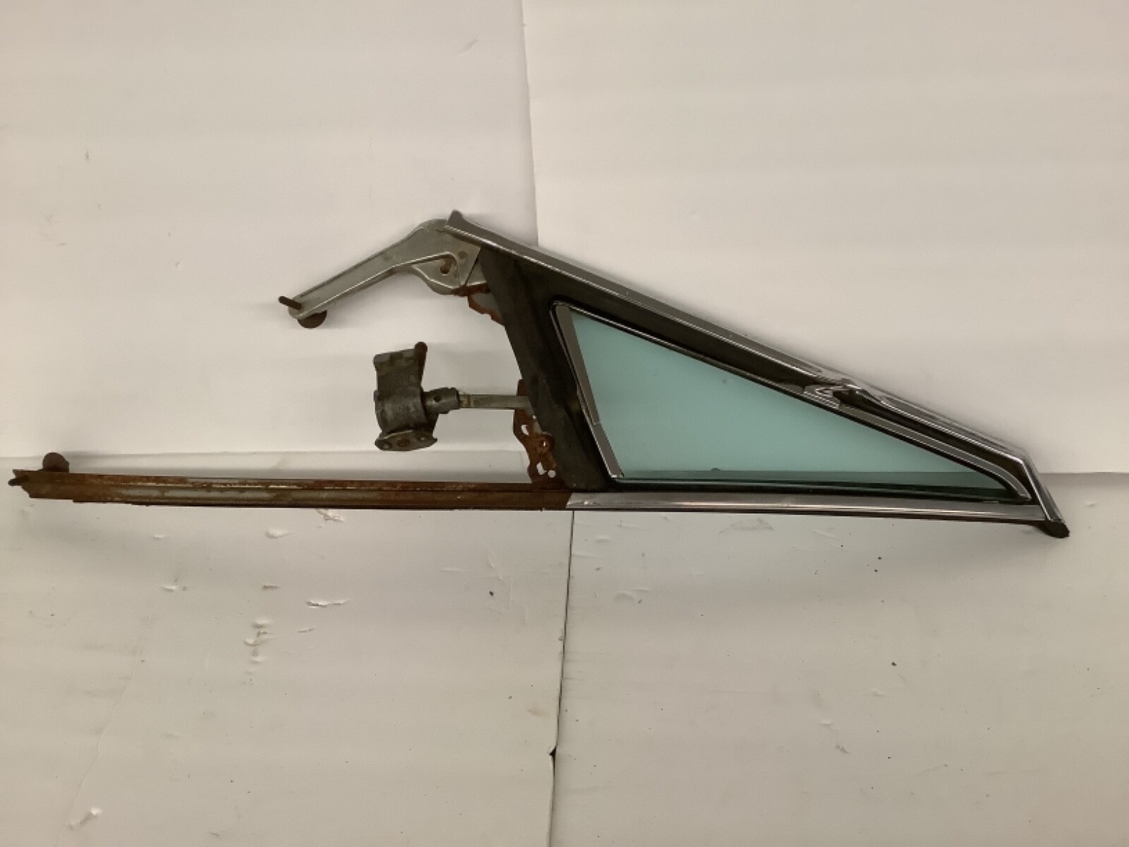 1965 - 1968 FULL SIZE CHEVY OLDS PONTIAC CADY HT & CONV LH VENT GLASS ...