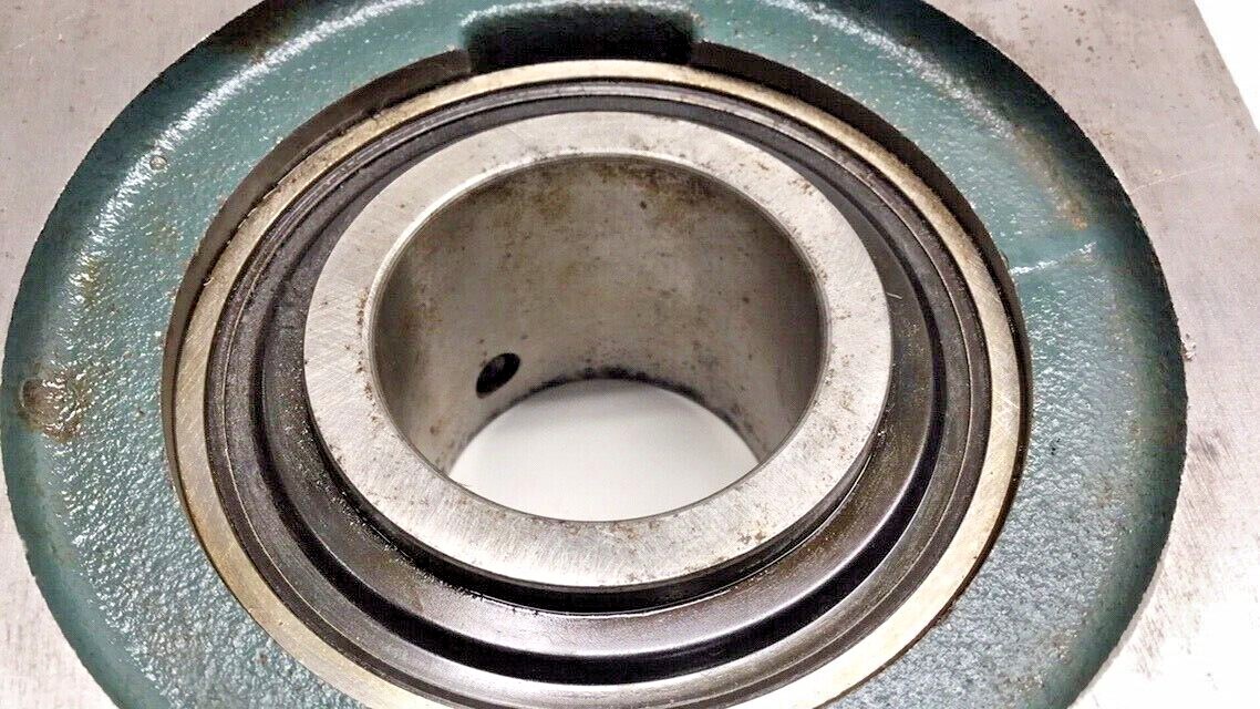 Dodge 124211 Used Flange Bearing 4-Bolt 1-11/16" bore F4BSC111 / Cast ...
