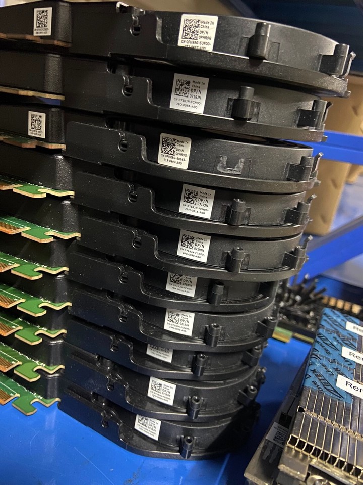 Dell Ultra-Speed Drive Quad NVMe M.2 PCIe x16 SSD Advanced Card 71RJN ...