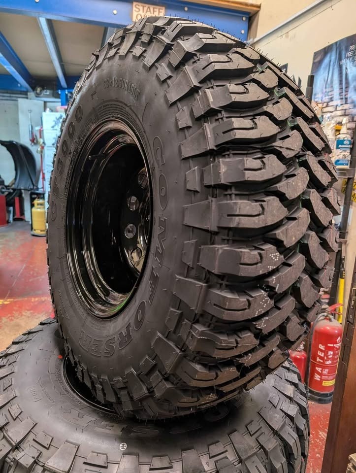 LANDROVER DISCOVERY WHEELS & TYRES 33/12.50x15 CF3000 MUD TERRAIN TYRES ...